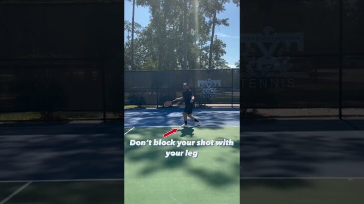 The forehand tennis technique- Do not block yourself with the legs ...